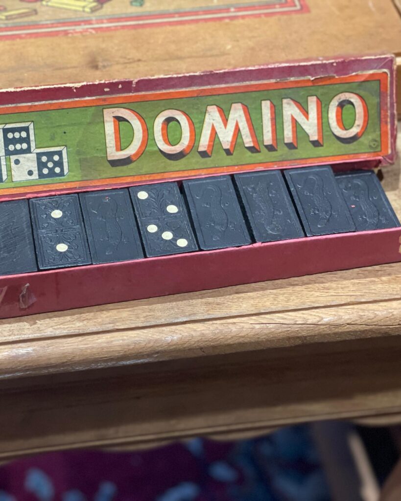 Domino (missing one stone) - Retro Bazaari